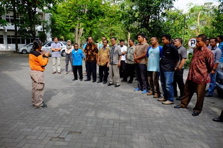 Pelatihan simulasi kondisi darurat dan bencana DEPARTEMEN TEKNIK SIPIL ...