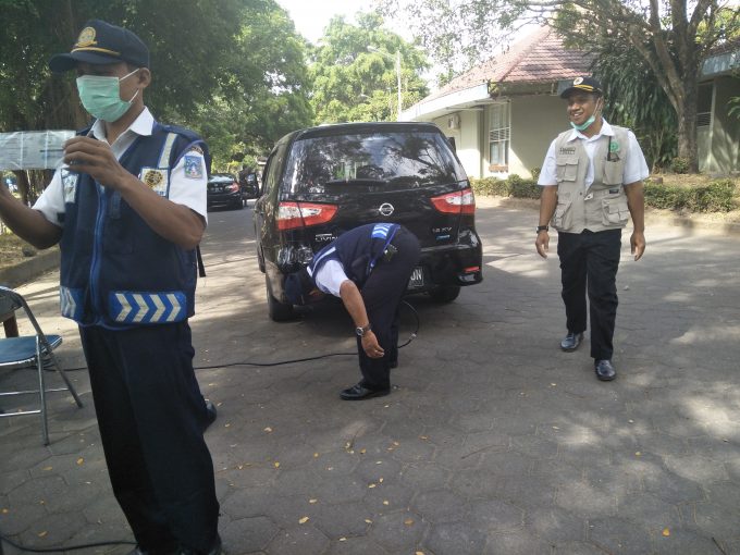 UJI PETIK EMISI KENDARAAN DINAS RODA EMPAT/MOBIL DINAS UNIVERSITAS ...